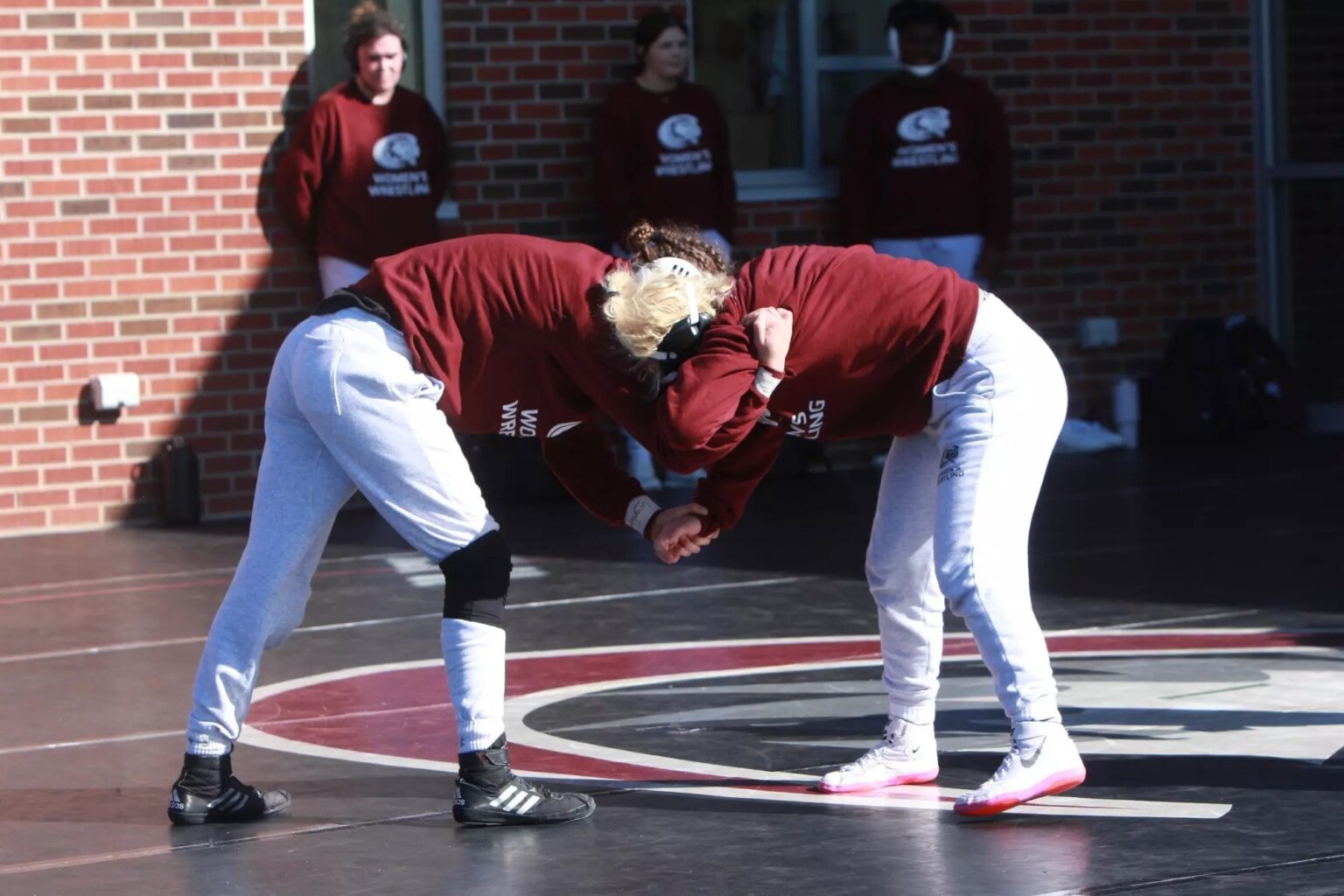 Freshmen Have Strong Debuts For Women’s Wrestling – KCSR / KBPY