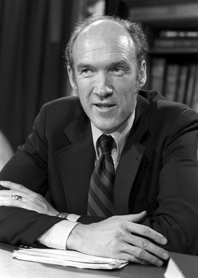 Former WY US Senator, Alan Simpson, Dies at 93 – KCSR / KBPY