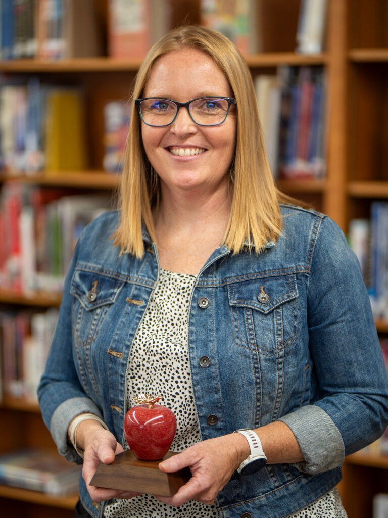 Mullen Science Teacher Named Nebraska Teacher of the Year – KCSR / KBPY