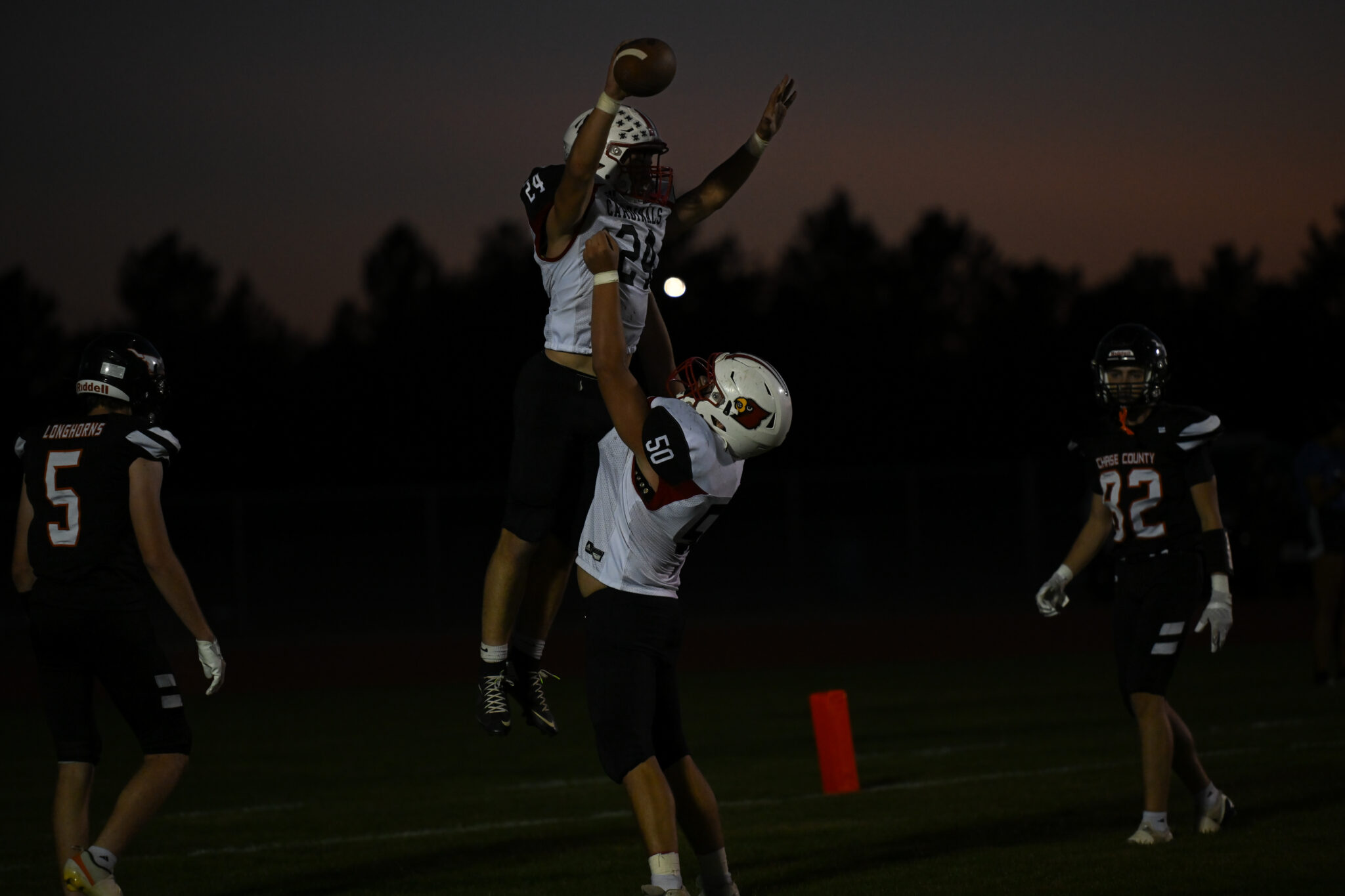 Cardinals Rout Longhorns – KCSR / KBPY