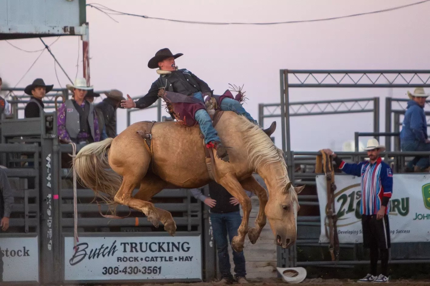 Kiger Wins, Four Others Place at Sheridan Rodeo – KCSR / KBPY