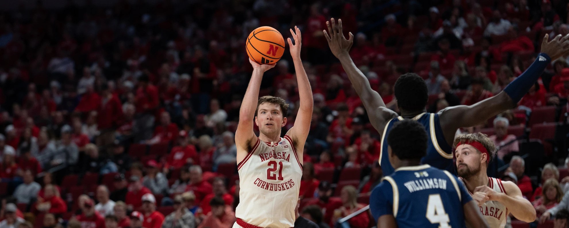 Sandfort Shares Big Ten Honor – KCSR / KBPY